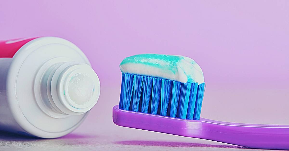 How Much Toothpaste Should You Use? | Depending On Your Age!