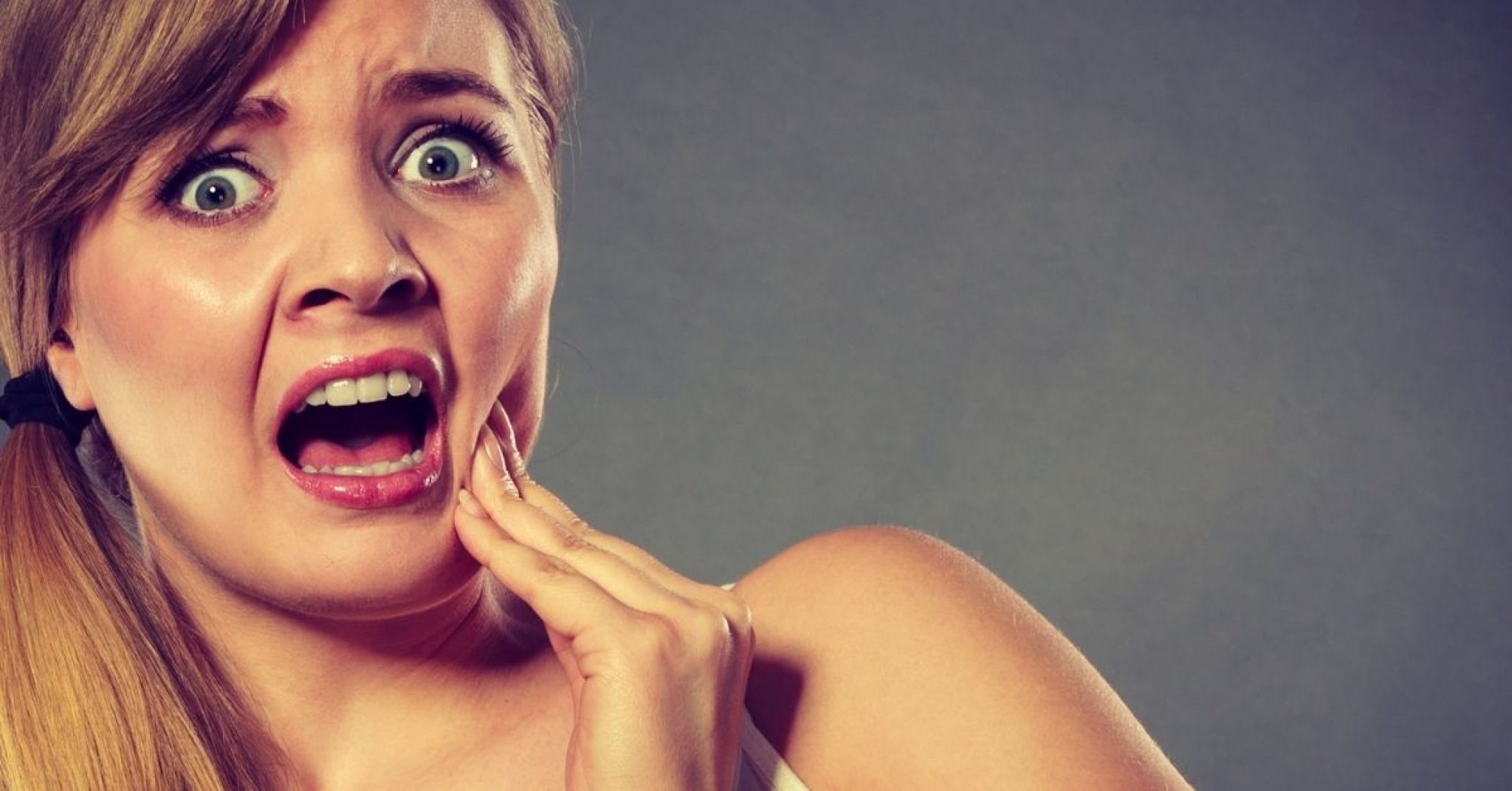 8 Reasons Why Your Tooth Hurts When Chewing Or Biting Down!