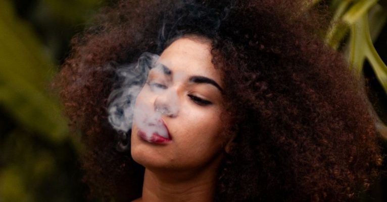 Dental Implants And Smoking: Ultimate Guide [year]